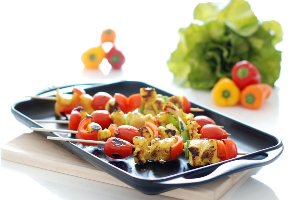 Receta de brocheta de pollo y tomates cherry: muy nutritiva
